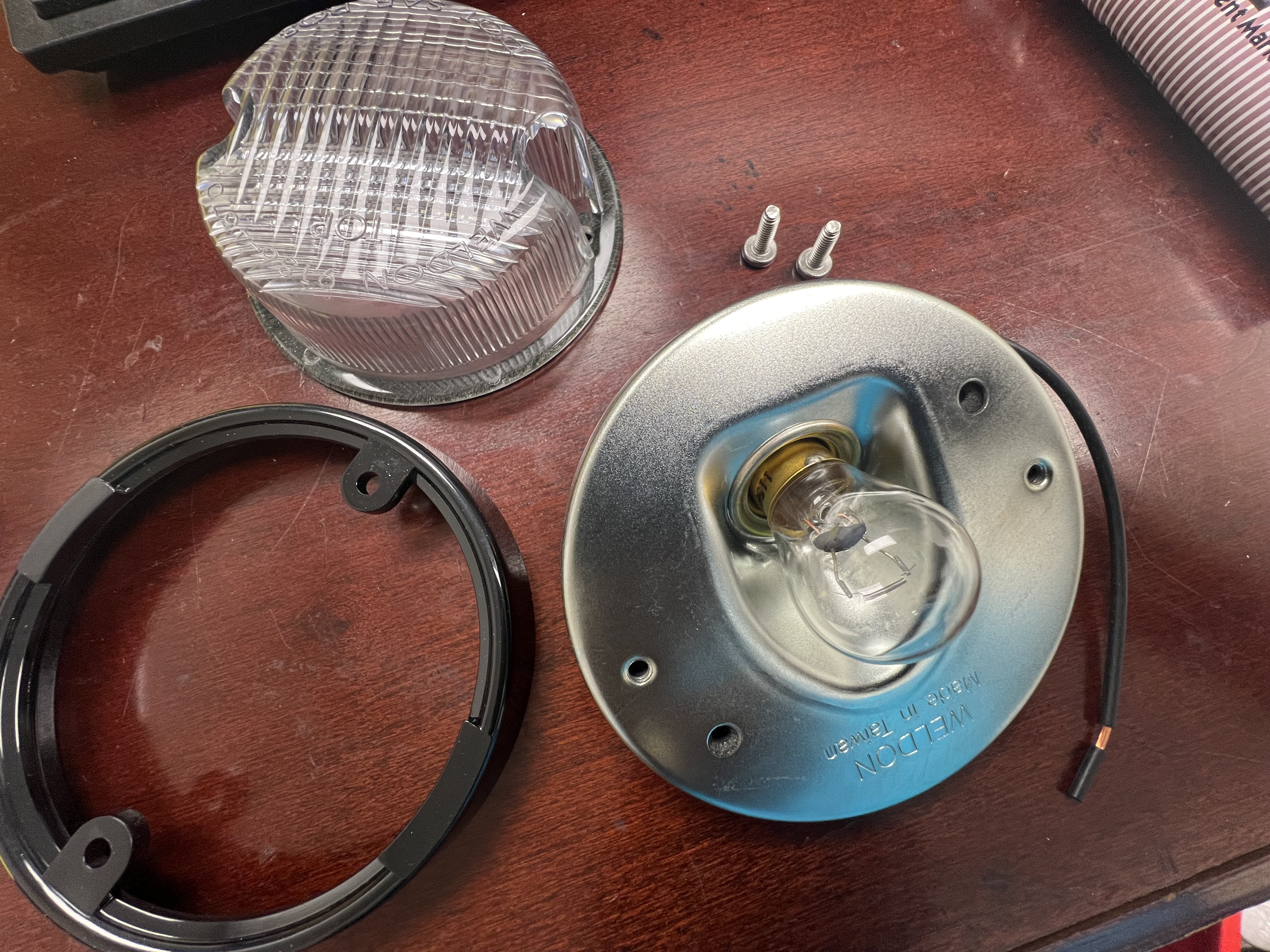 Genuine Weldon 9186-4570 Back Up Light 2 SCREWS DOT SAE PO3 for sale ...